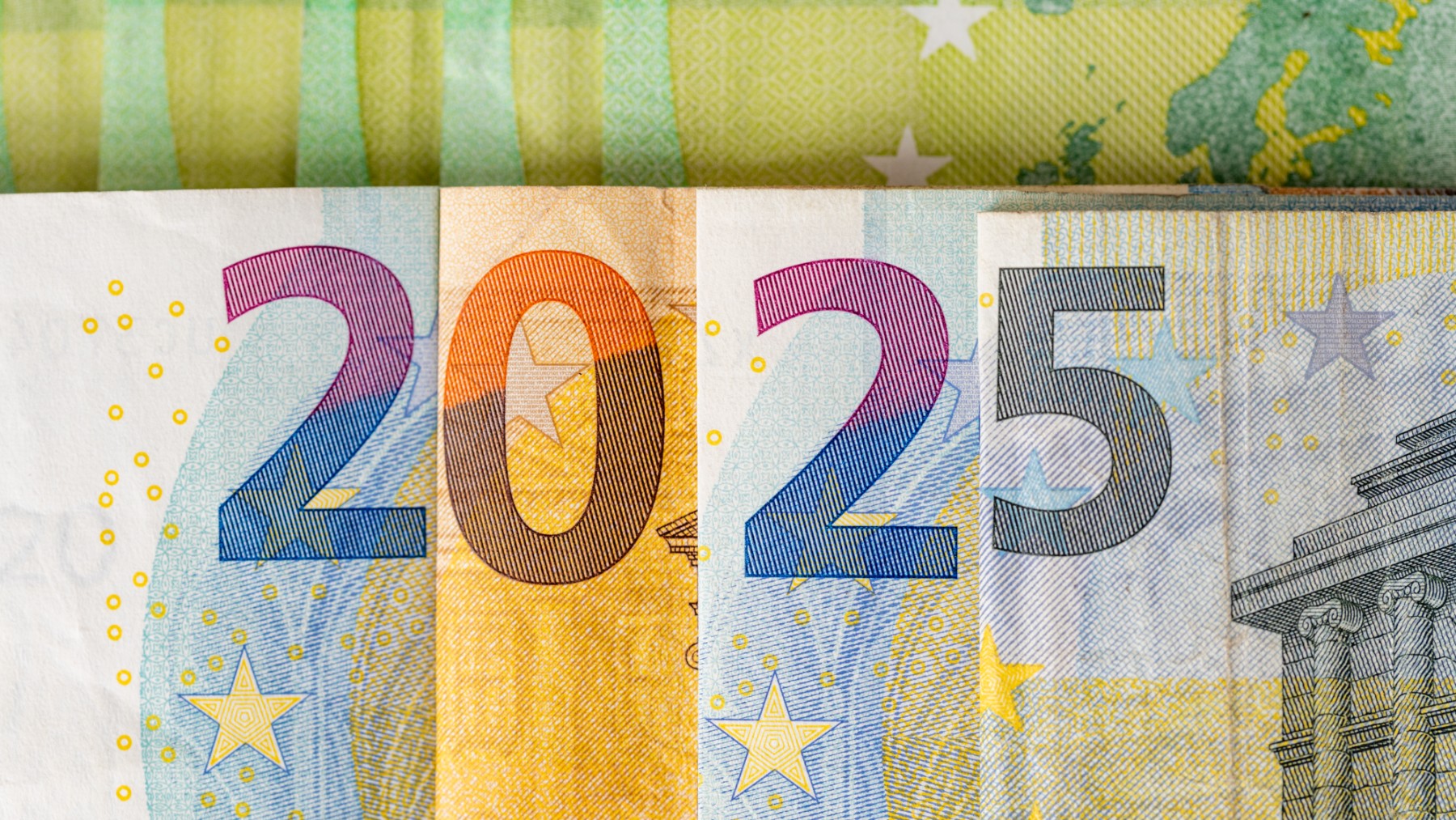 Subidón del Salario Mínimo Interprofesional en España a partir de 2025: estas son las últimas ...