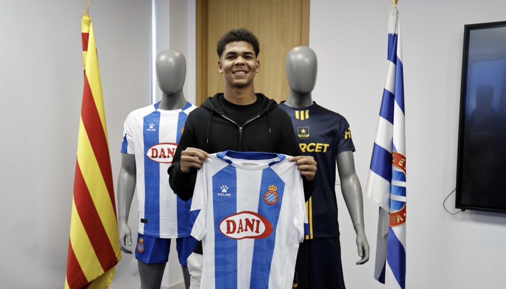 La FIFA habría pedido explicaciones al Espanyol por Lucas Alves